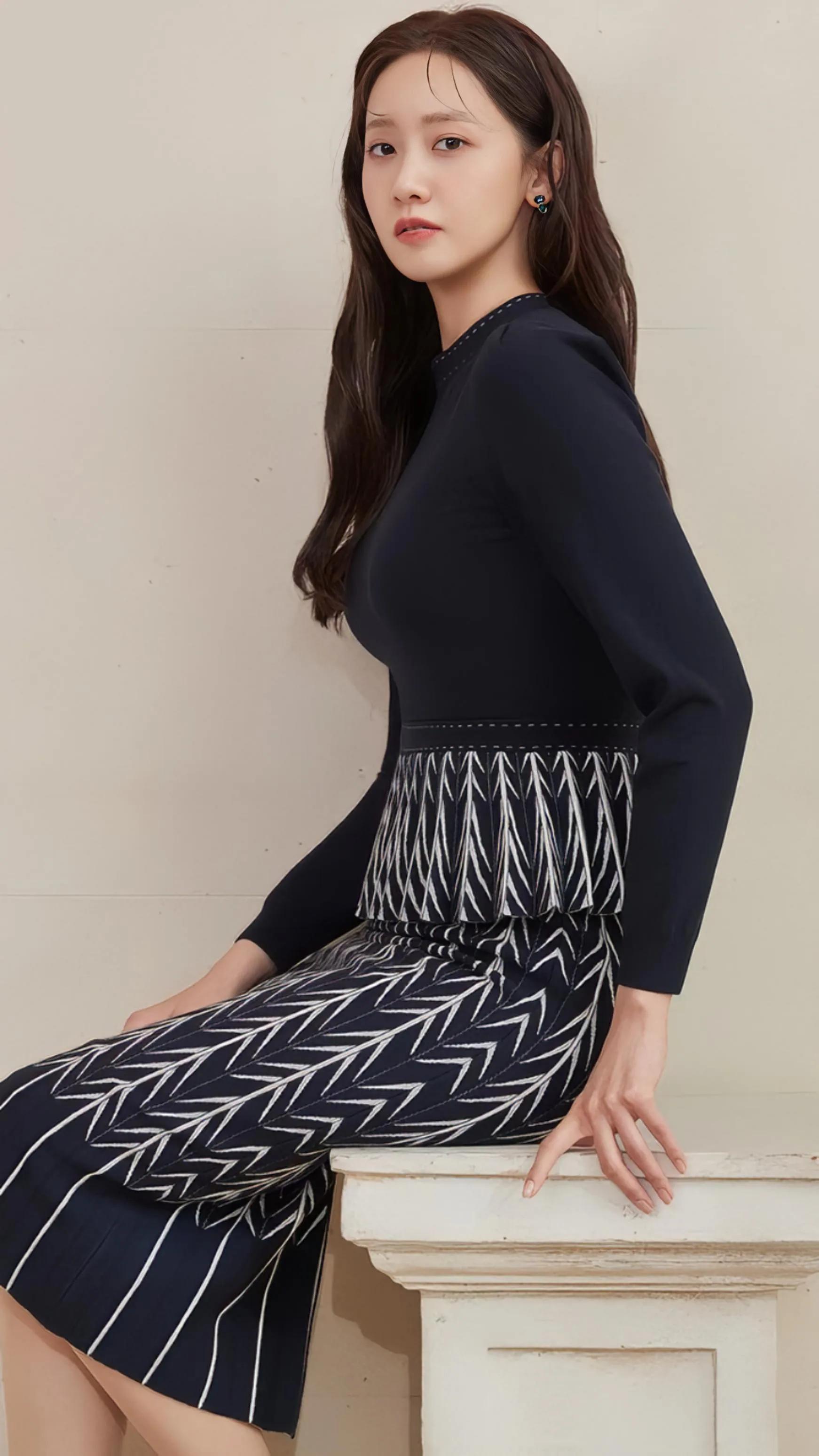 Playful and lovely Lin Yuner - iMedia