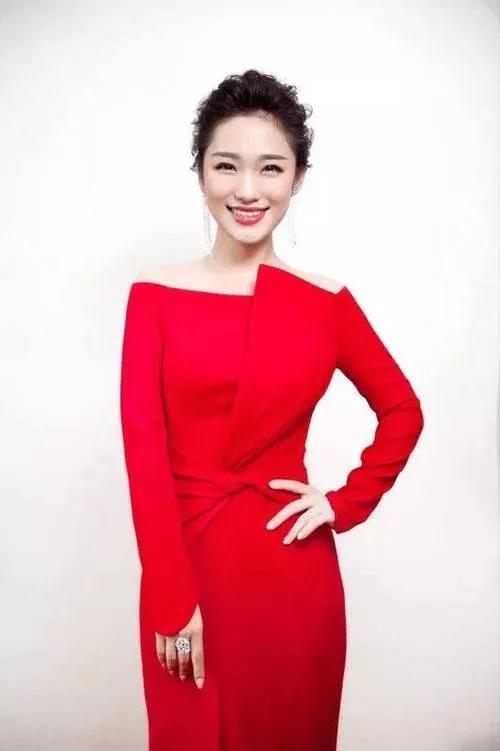 CCTV host Lan Yu - iNEWS