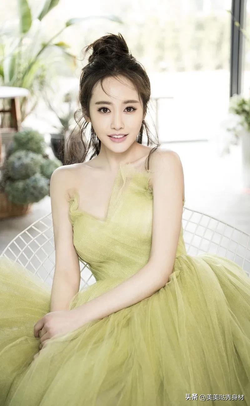 Actress Li Chun is too beautiful, too sexy and too alluring! The face ...