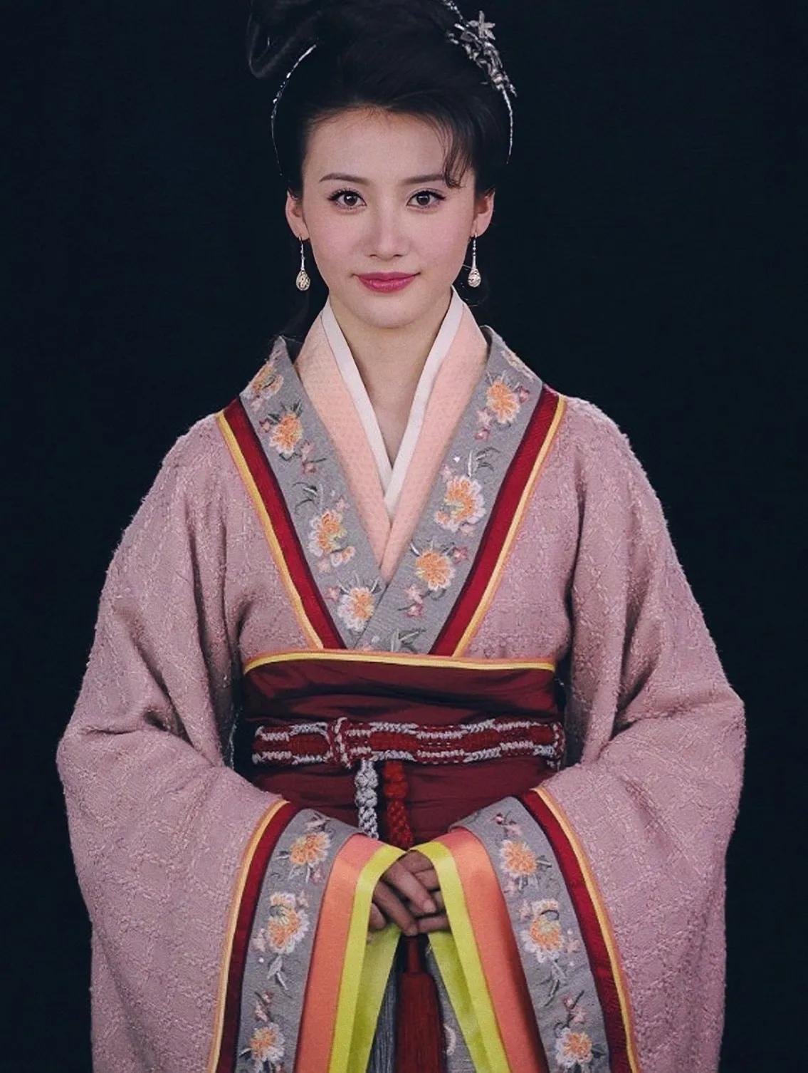 Sharing of beauties in ancient costumes——Zhao Zhiyao's Zheng Dan's ...