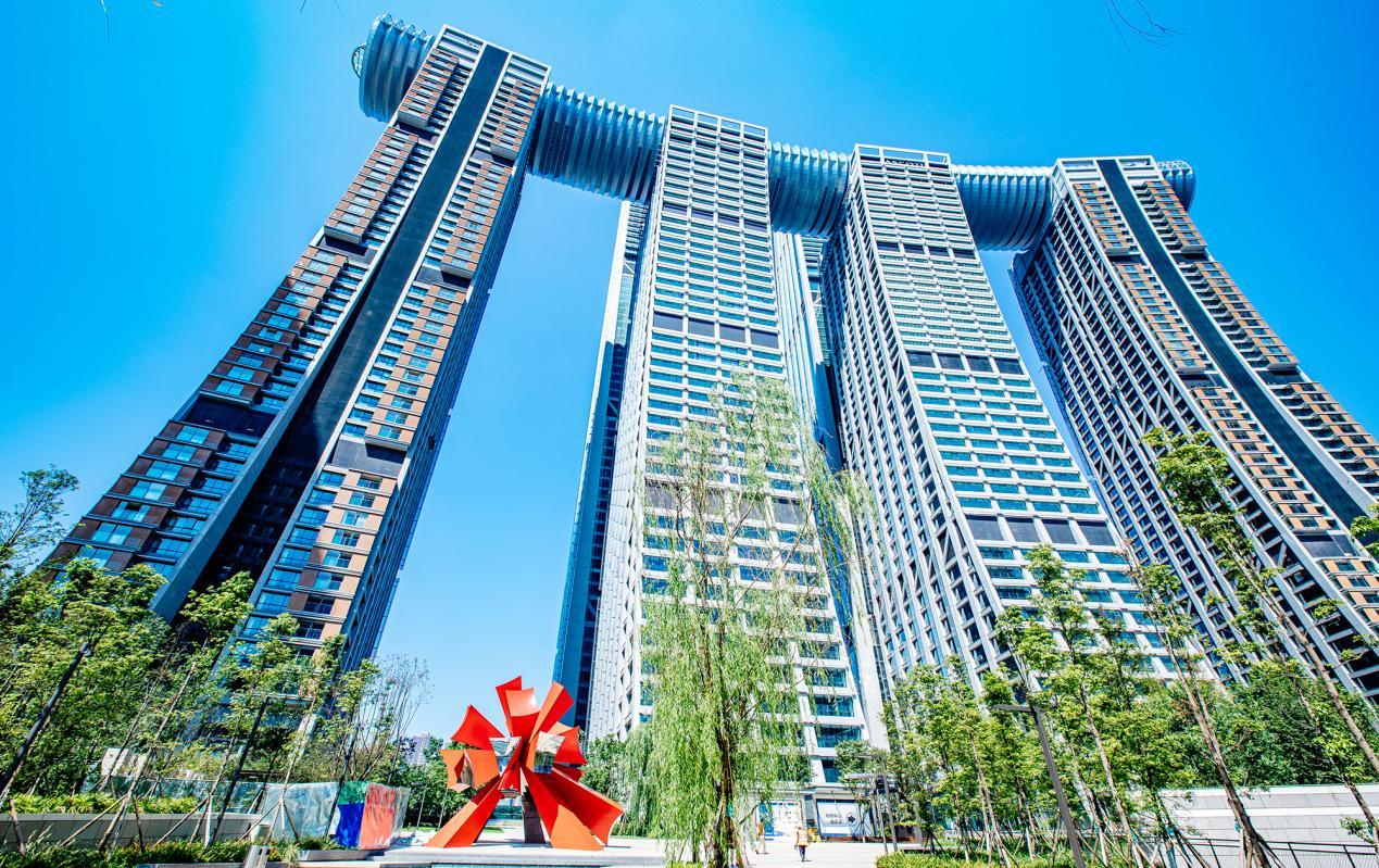 This super project in China uses 10,000 tons of steel and is high above ...