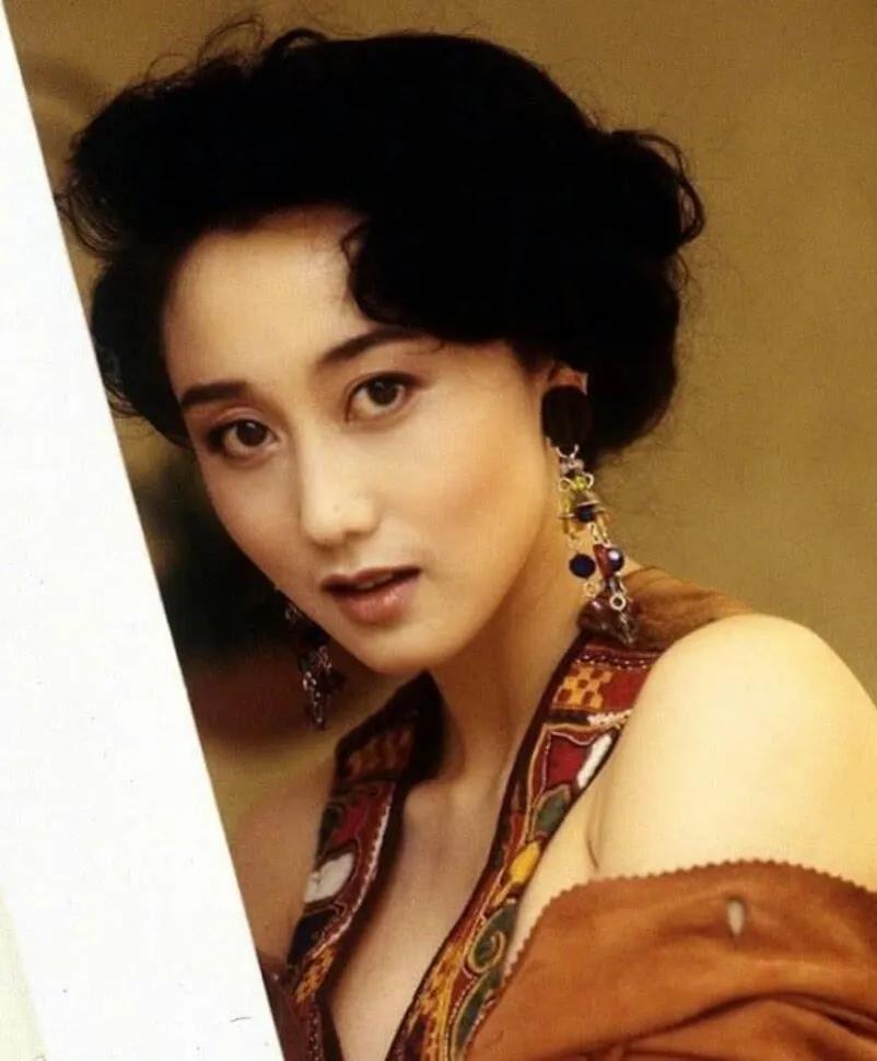 Stunning Lizhi - iMedia