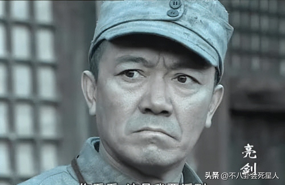 Don't be embarrassed to play a soldier with oily noodles and noodles ...