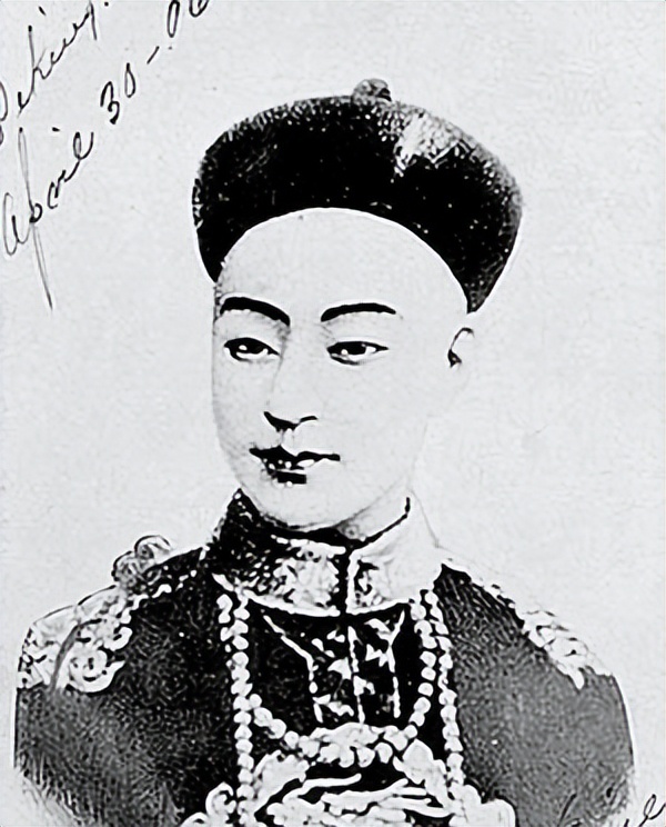 The Mystery of the Emperor's Short Life by Inbreeding - iNEWS