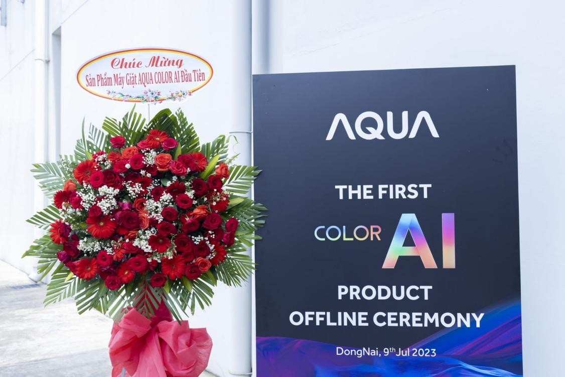Consecutive TOP1! AQUA Vietnam's first Color AI high-end washing machine rolled off the ...