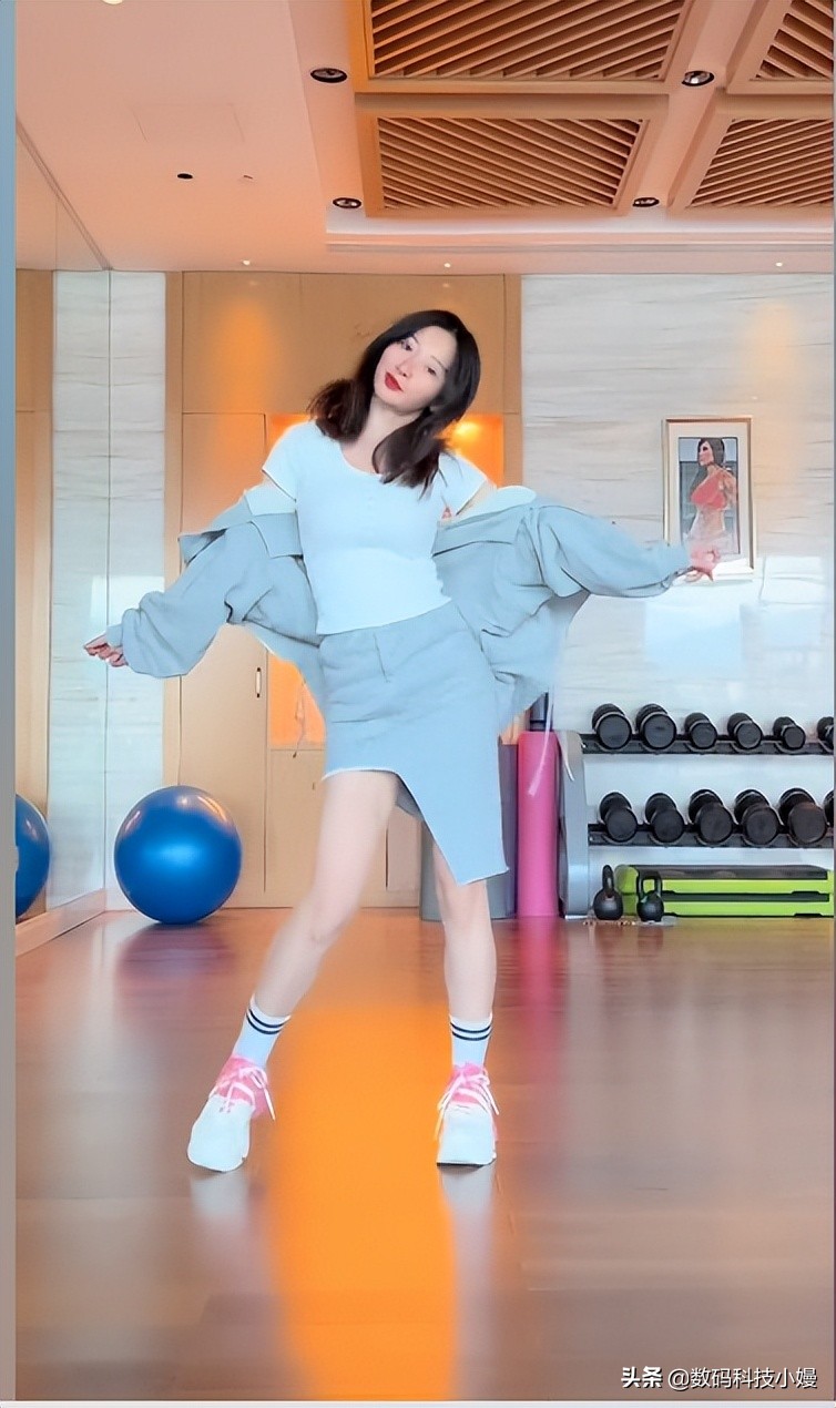 Leg muscles are full!41-year-old Liu Yan's gym dance is full of "girly ...
