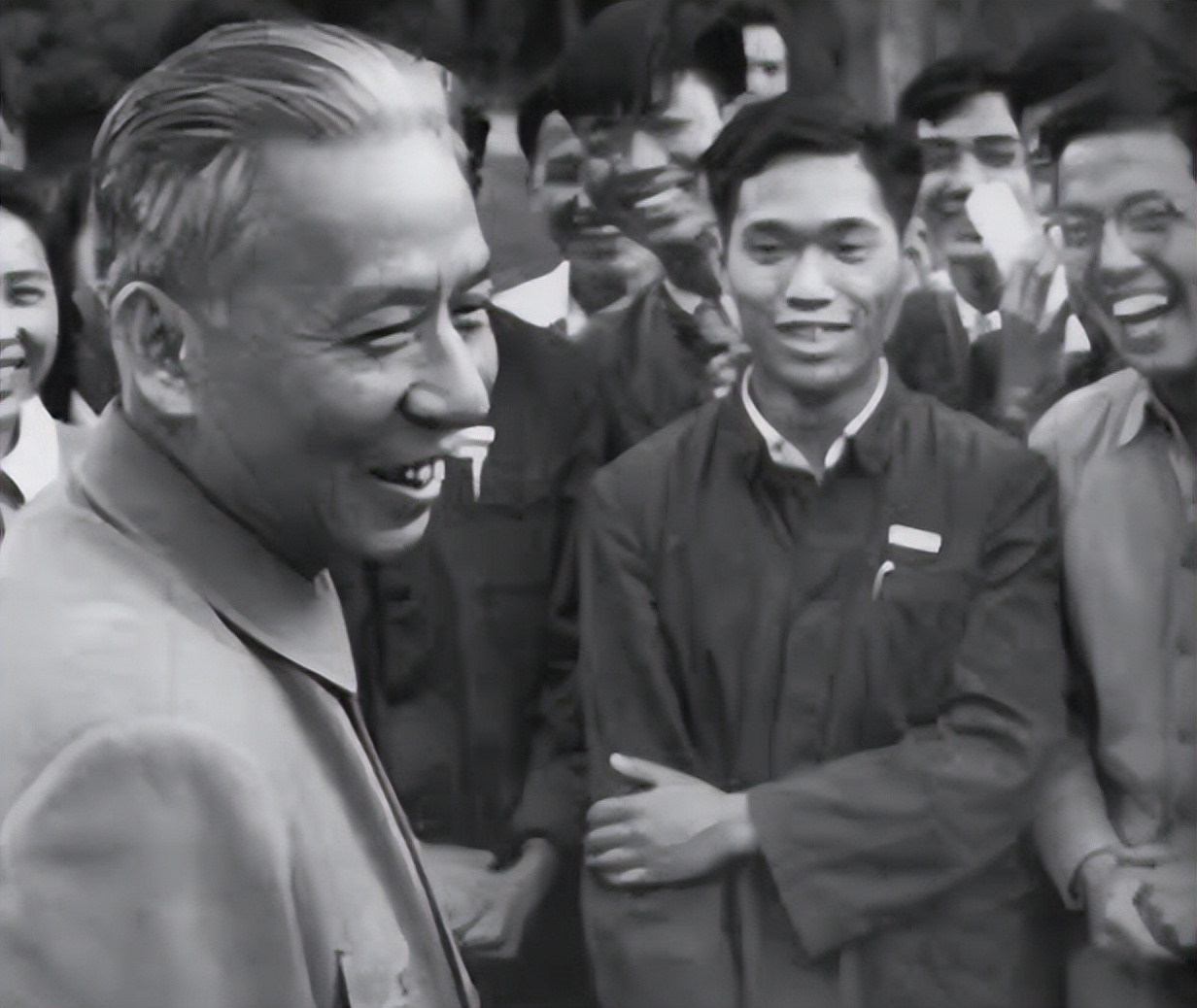 In 1963, Liu Pingping was invited to be a guest at Premier Zhou's house ...