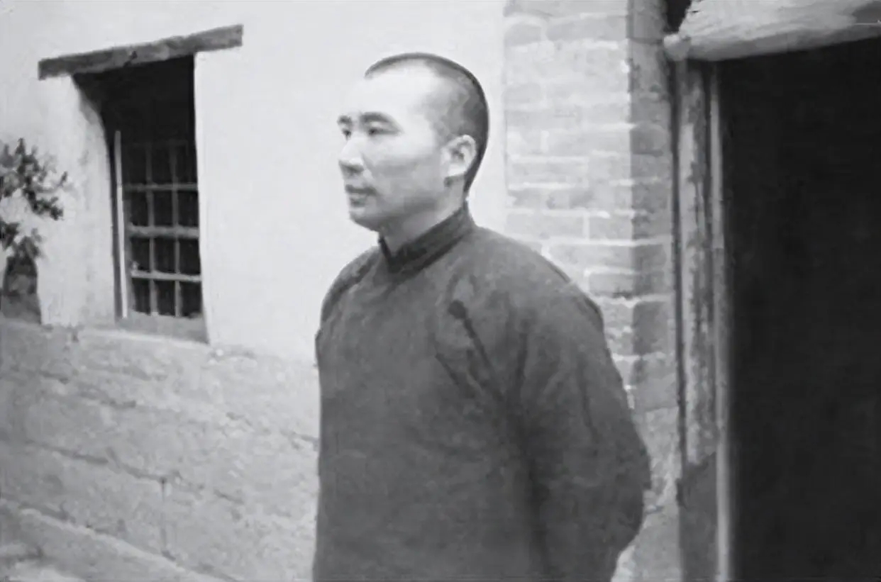 Wang Yaowu was captured in 1948, and two tractors were hidden in his ...