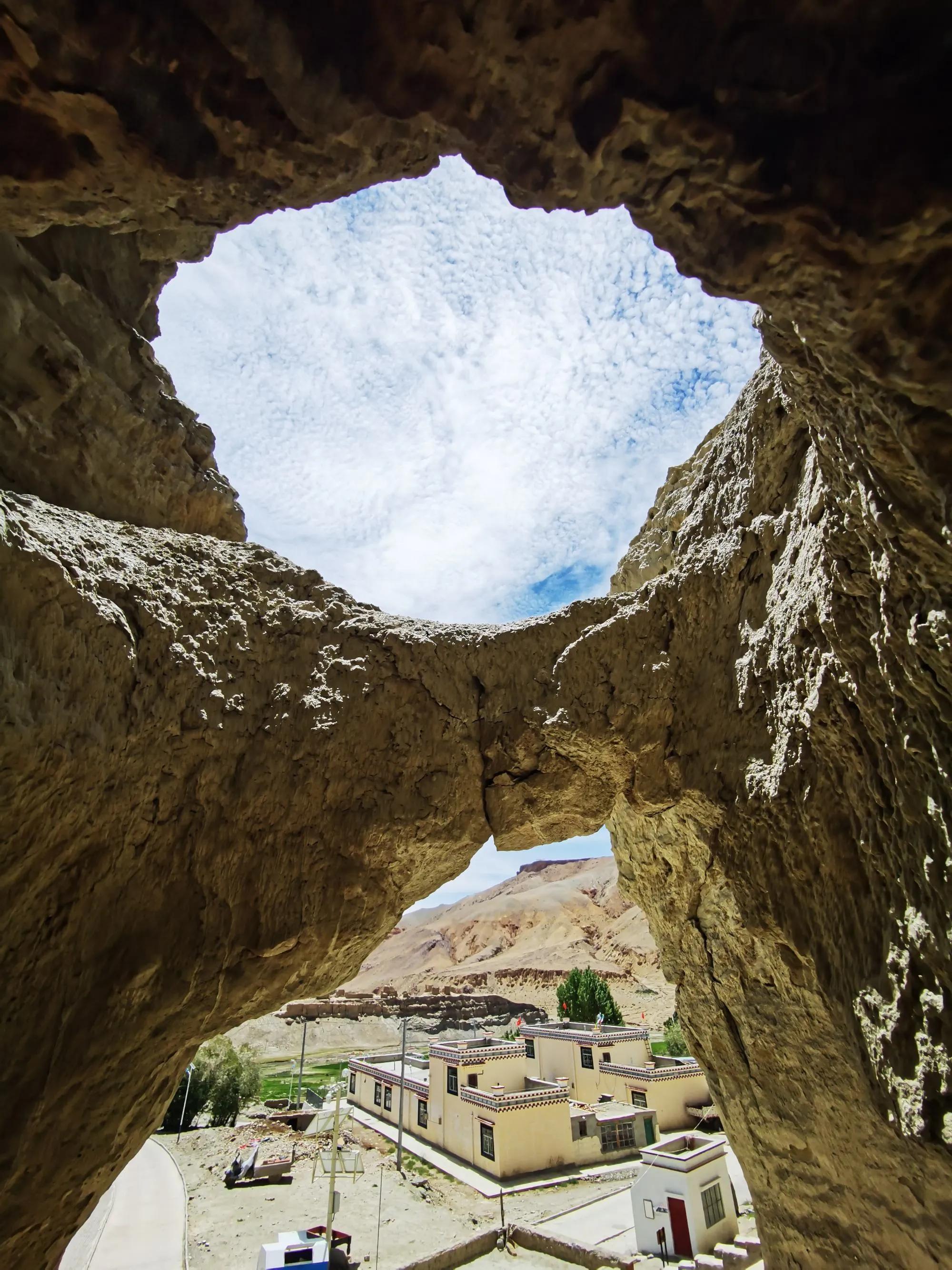 I am going to Tibet, the beautiful scenery is on the way Guge Kingdom ...