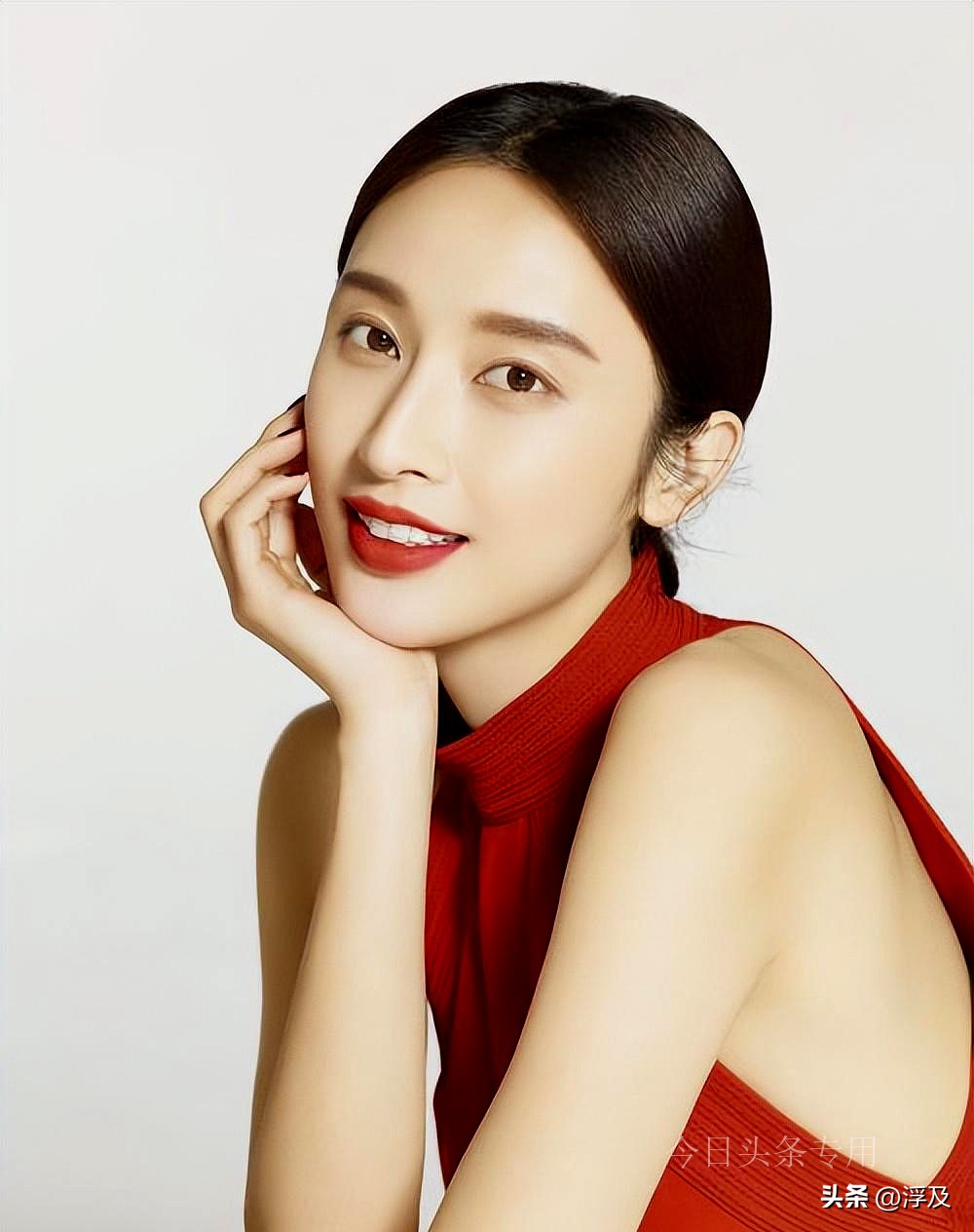 Beauty Star Hall: Zhang Li Photo Award - iNEWS