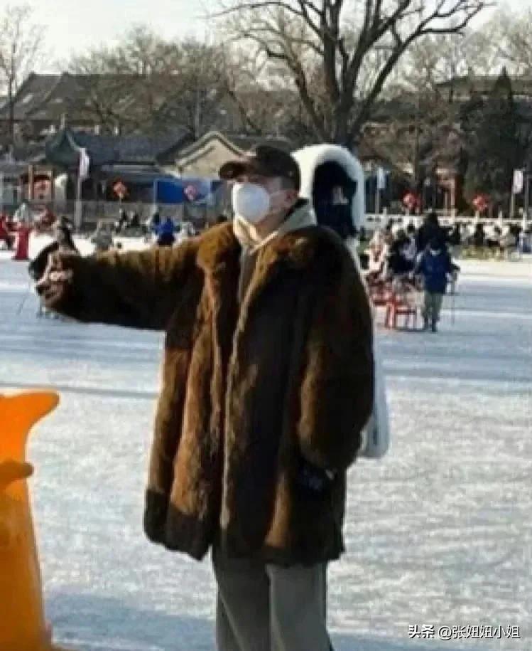 Zhang Dada revealed in a live broadcast that he met Yang Mi wearing a ...