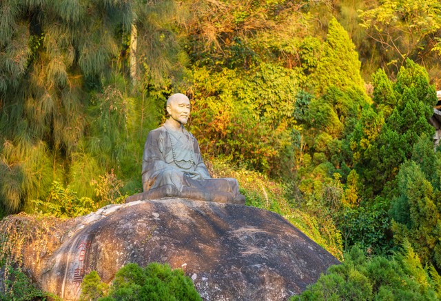 Master Hongyi: Not fighting is compassion, not arguing is wisdom, not ...