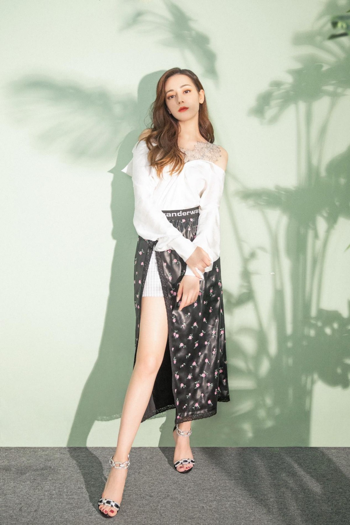 Di Lieba has become popular with a style called "cut a knife on the ...