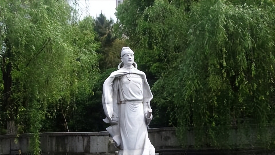 Yang Jiong's poem "Journey to the Army" expresses the scholar's lofty ...