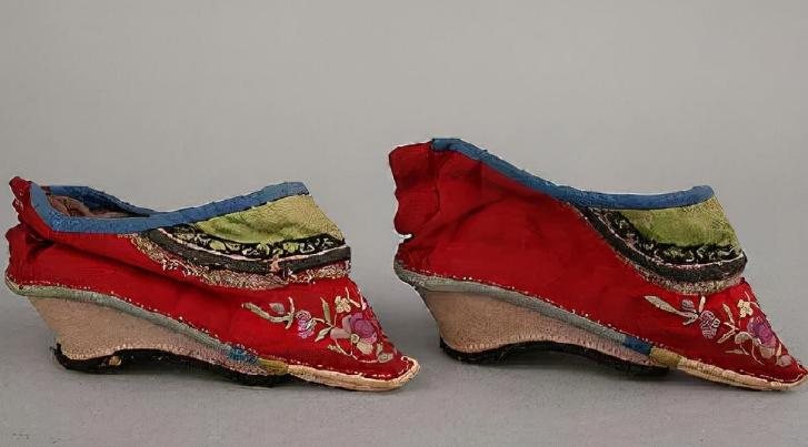 Rare color-matched shoes were unearthed in the tomb of the couple ...