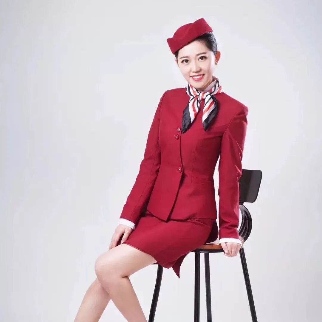 The stewardess has something to say: the cabin call bell, no matter how ...