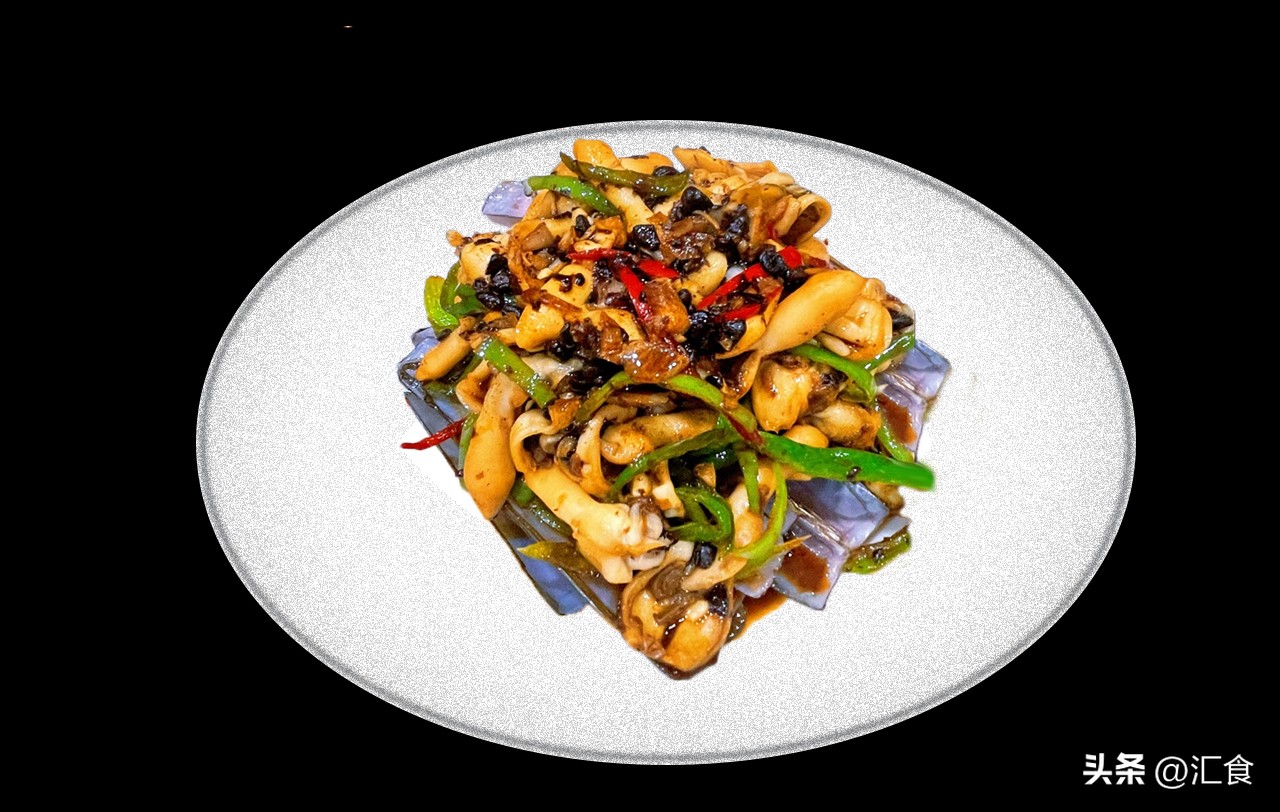 Fresh sea bass in chili oil, stir-fried razor clams with black pepper ...