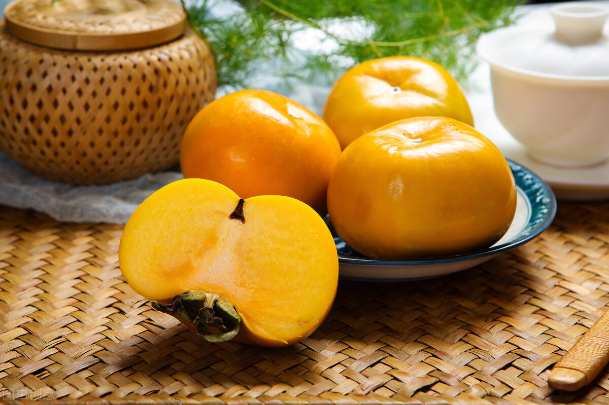 What is the meaning of "one persimmon tops ten medicines"?Are there so ...