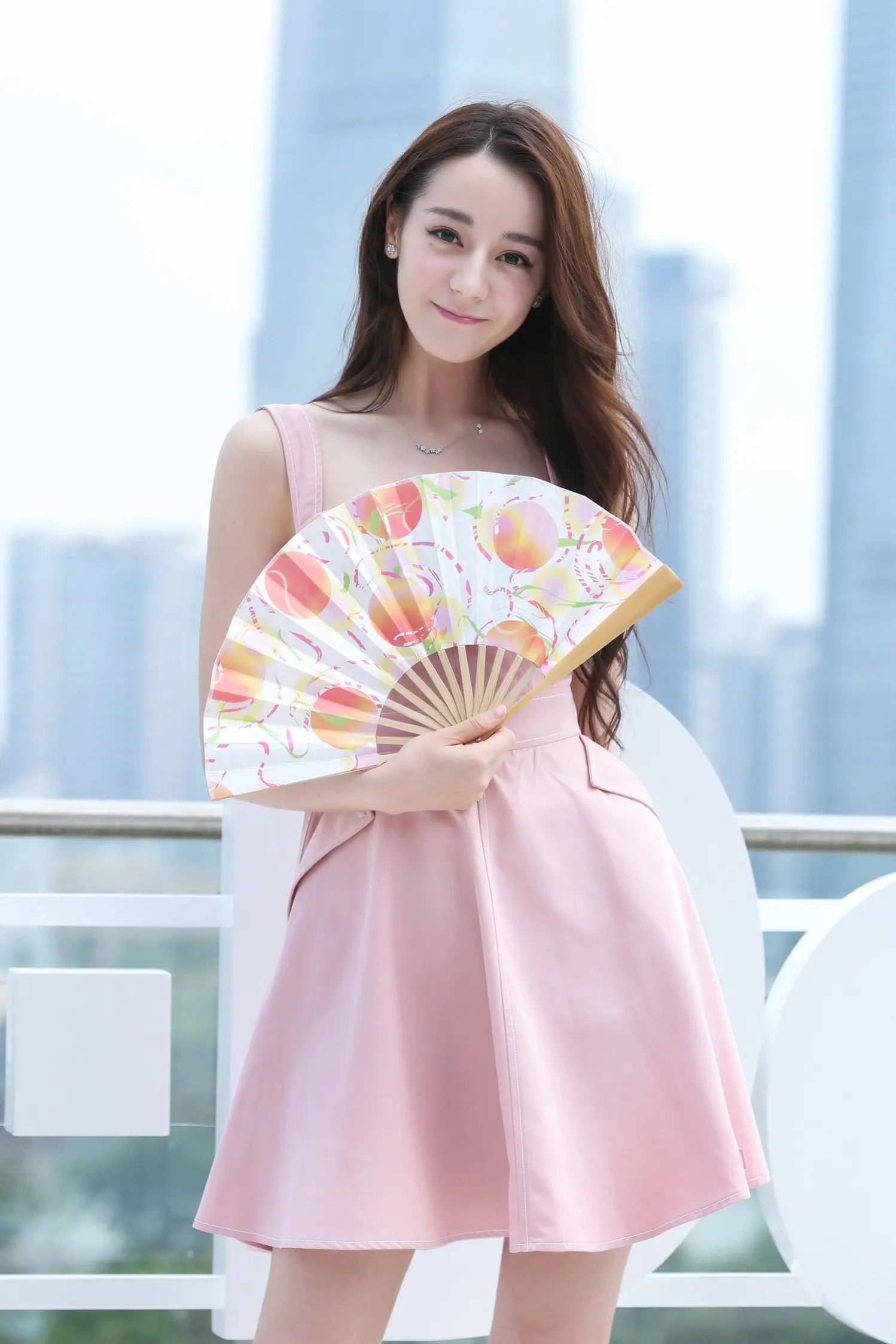 Di Ali Gerba looks great in an A-line skirt - iNEWS