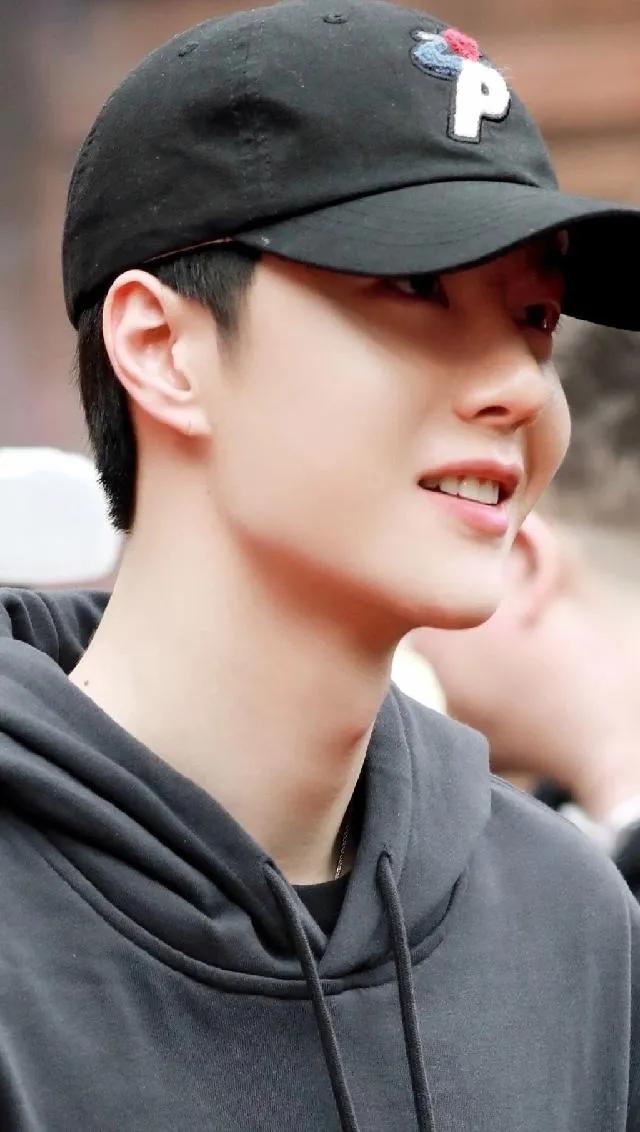 What kind of group do you like Wang Yibo? - iNEWS