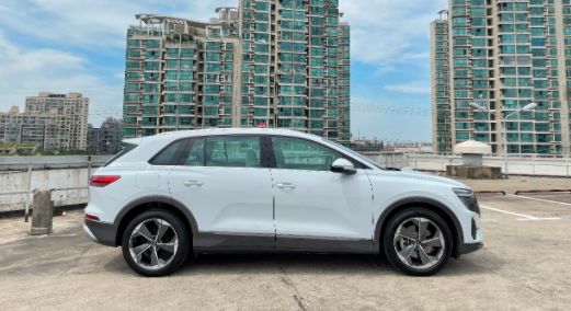 SAIC Audi Q5 e-tron looks domineering, and the interior is full of sci ...