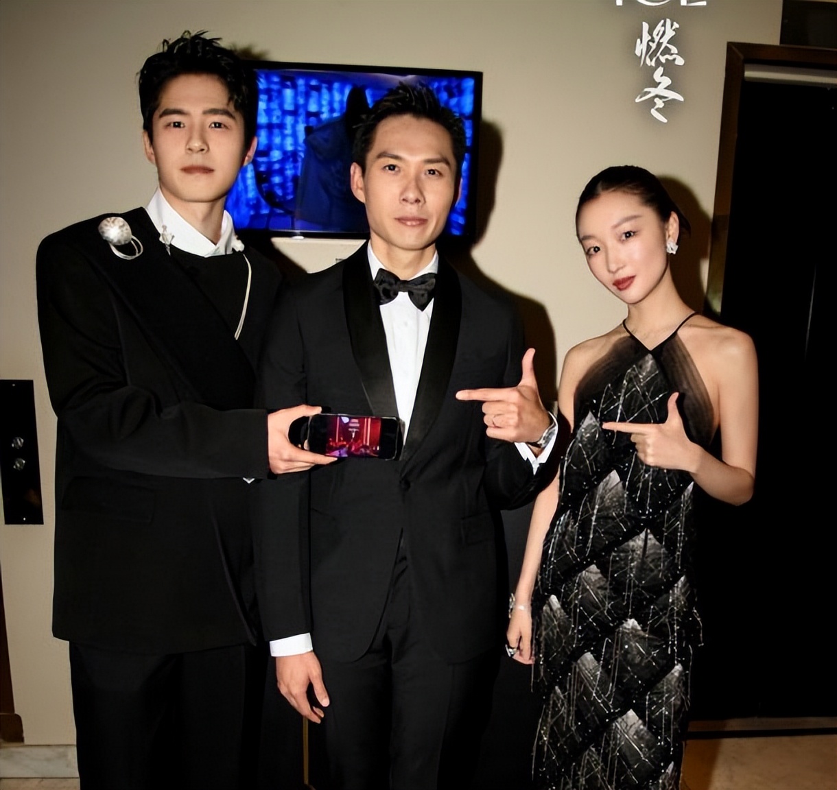 Zhou Dongyu and Liu Haoran's hot and intimate bathroom scene! Large ...
