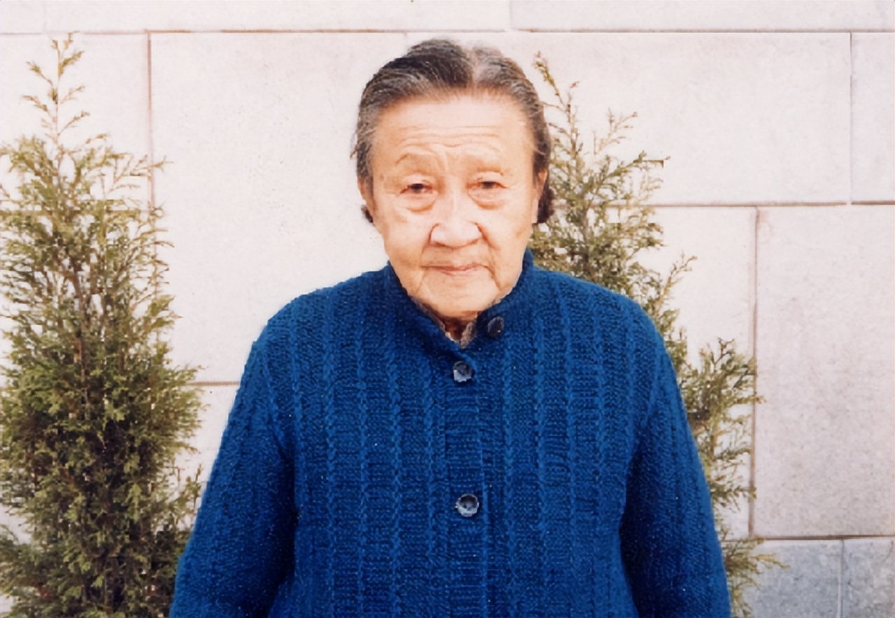 The heroic pregnant woman fought with the Japanese army and was stabbed ...