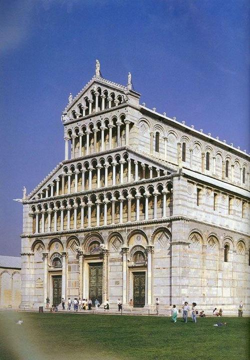 A Brief Introduction to Medieval Architectural Aesthetics - iNEWS