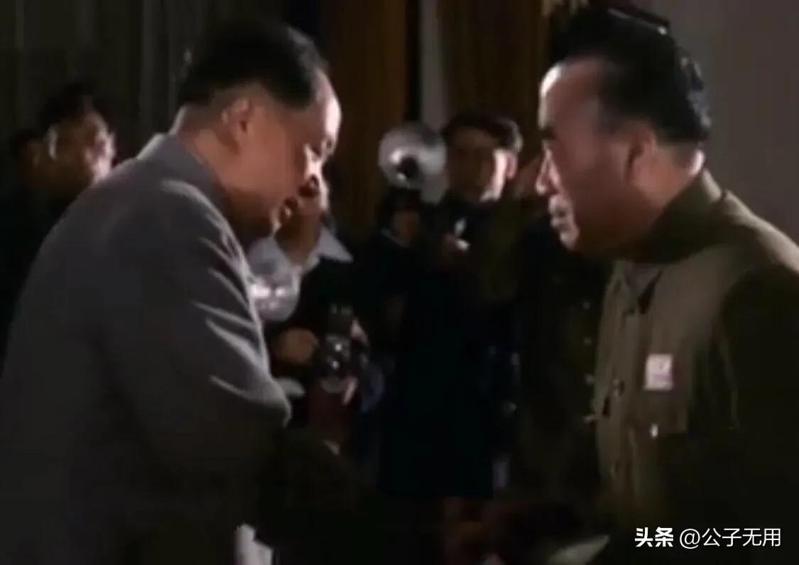 The ranks awarded by the whole army in 1955: 58 generals in the ...