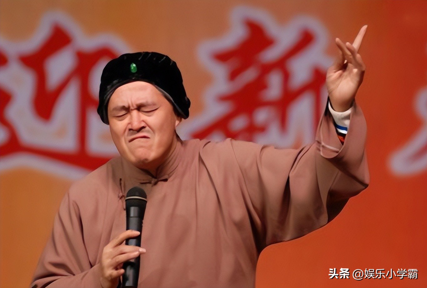 Congratulations to 65-year-old Zhao Benshan! Zhao Yihan was 3 months ...