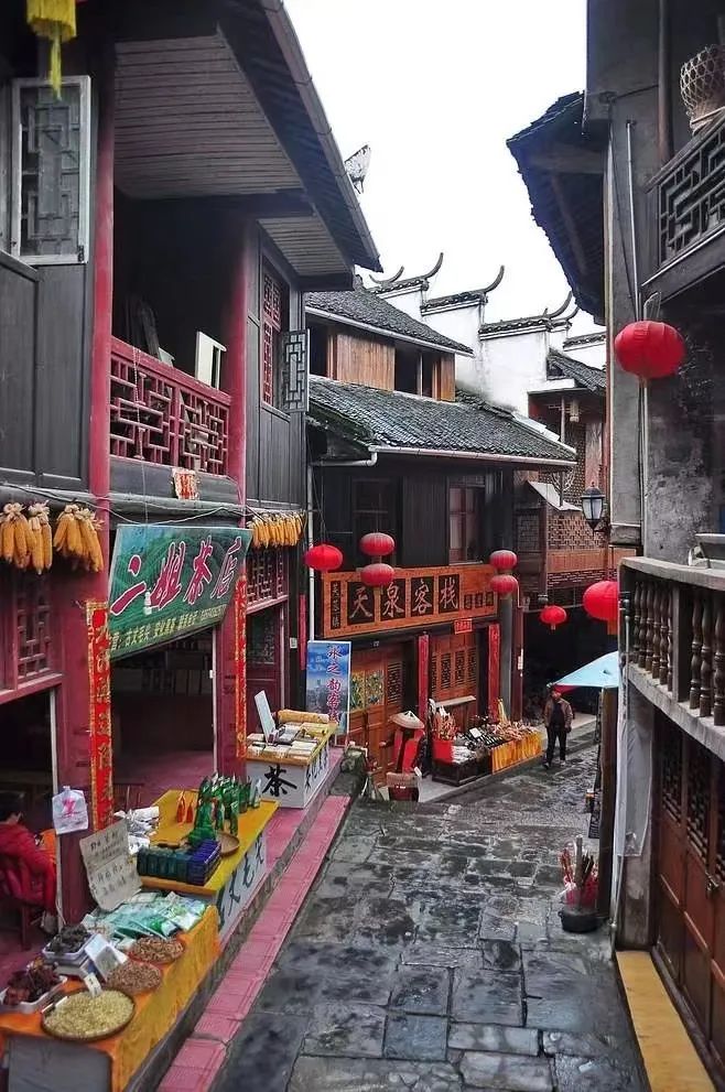 "Furong Town" written by Gu Hua made this ancient town with a history ...