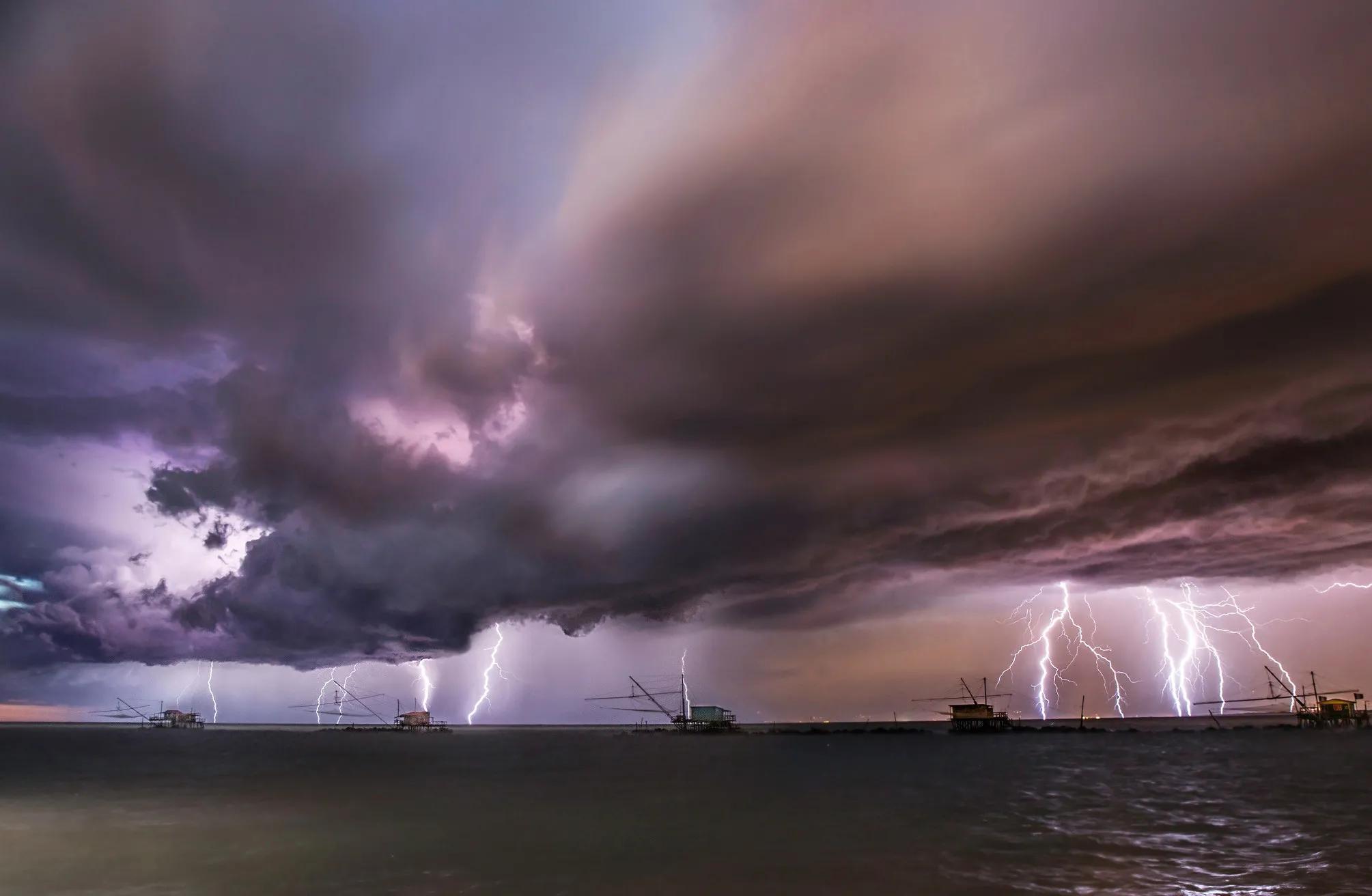 How is lightning formed? - iMedia