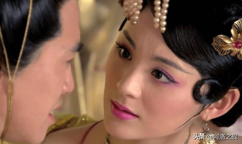 How absurd is Feng Xiaolian, the demon queen? Strip off his clothes for all the officials to ...