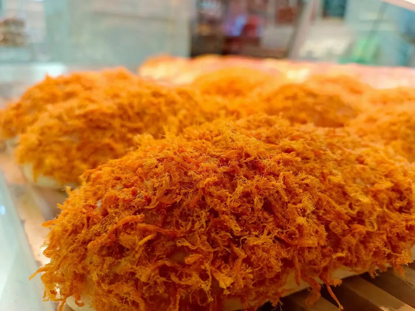 Ding dong ding dong, please sign for your food? - iNEWS