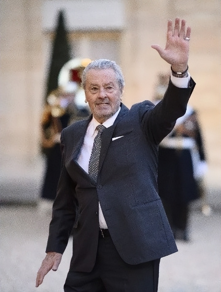 Alain Delon's 3 sons: his appearance is a lot worse than his father's ...