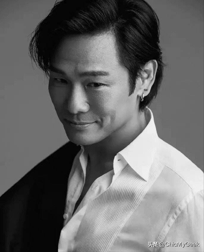 The 60-year-old Du Dewei's appearance and figure are too resistant!As ...