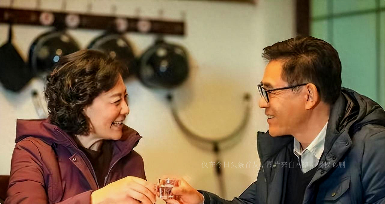 Yue Hong: 2 After winning the Best Actress Award, Jet Li filed for ...