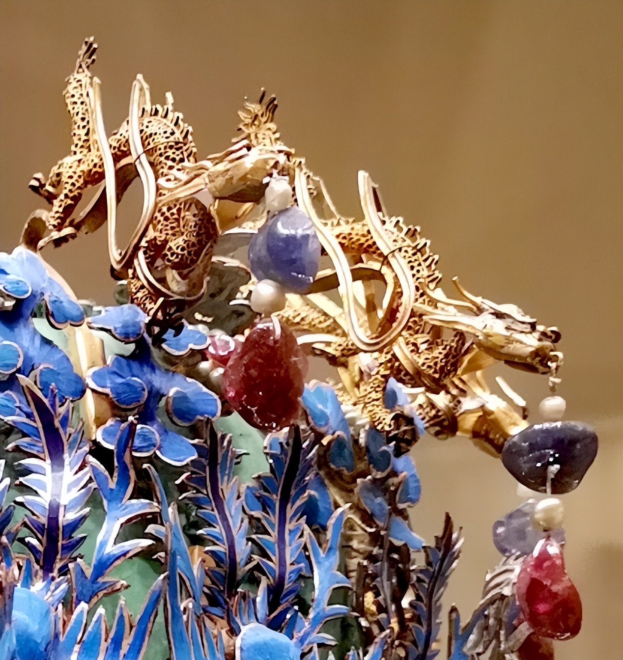 How luxurious is the phoenix crown of Xiaoduan Queen composed of more ...