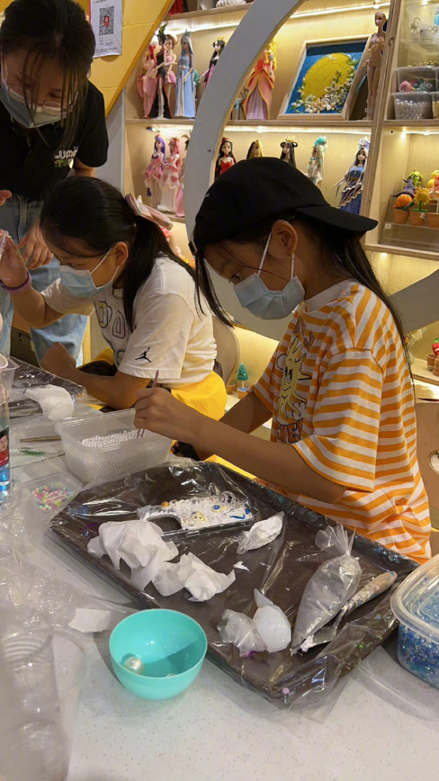 Jia Nailiang took photos to celebrate Tianxin's birthday, netizens' bad ...