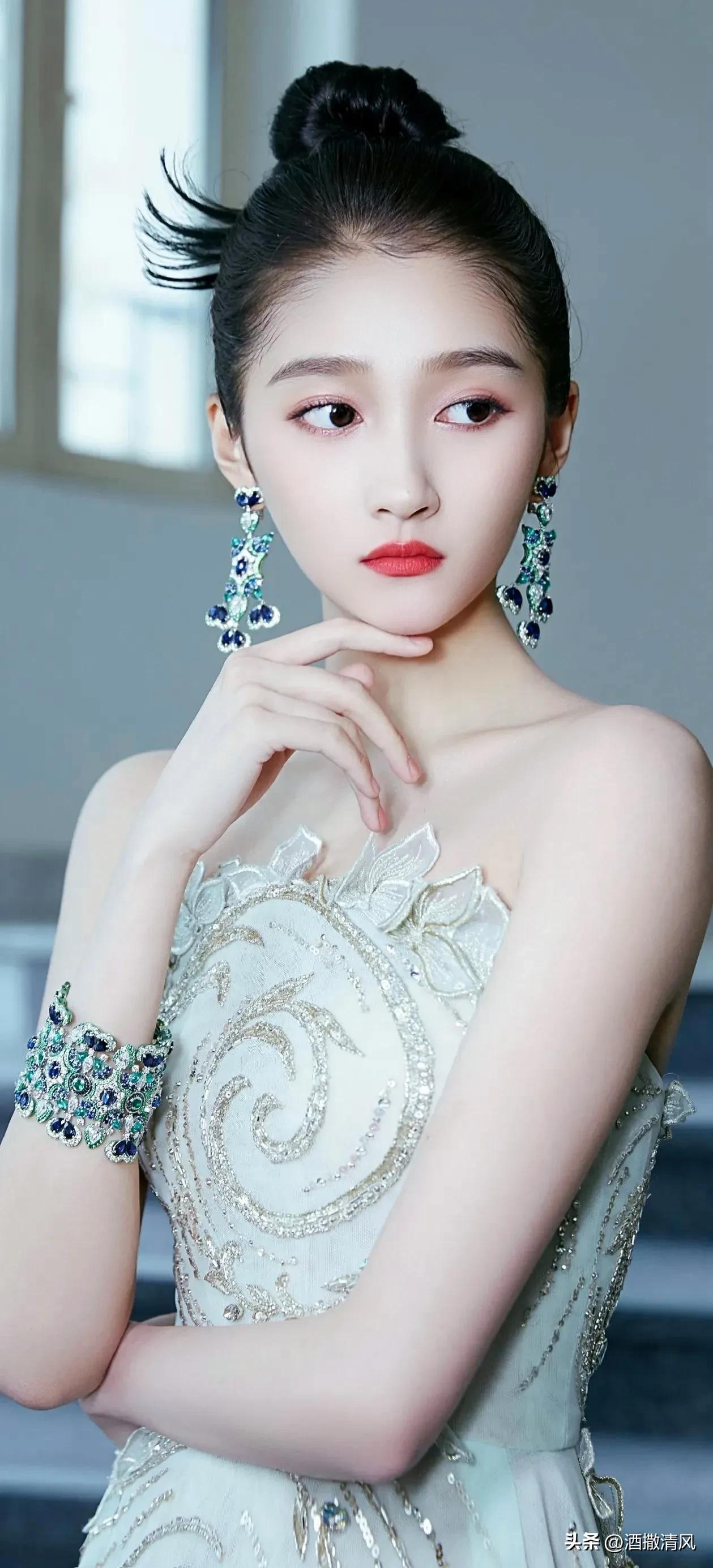 Guan Xiaotong - iNEWS