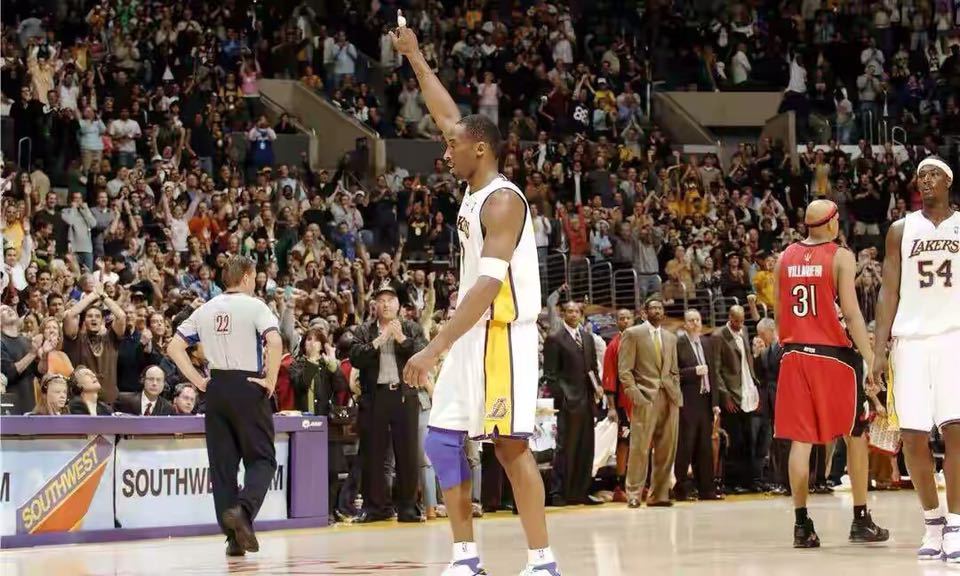 Six years ago, Kobe announced his retirement decision. Looking back ...