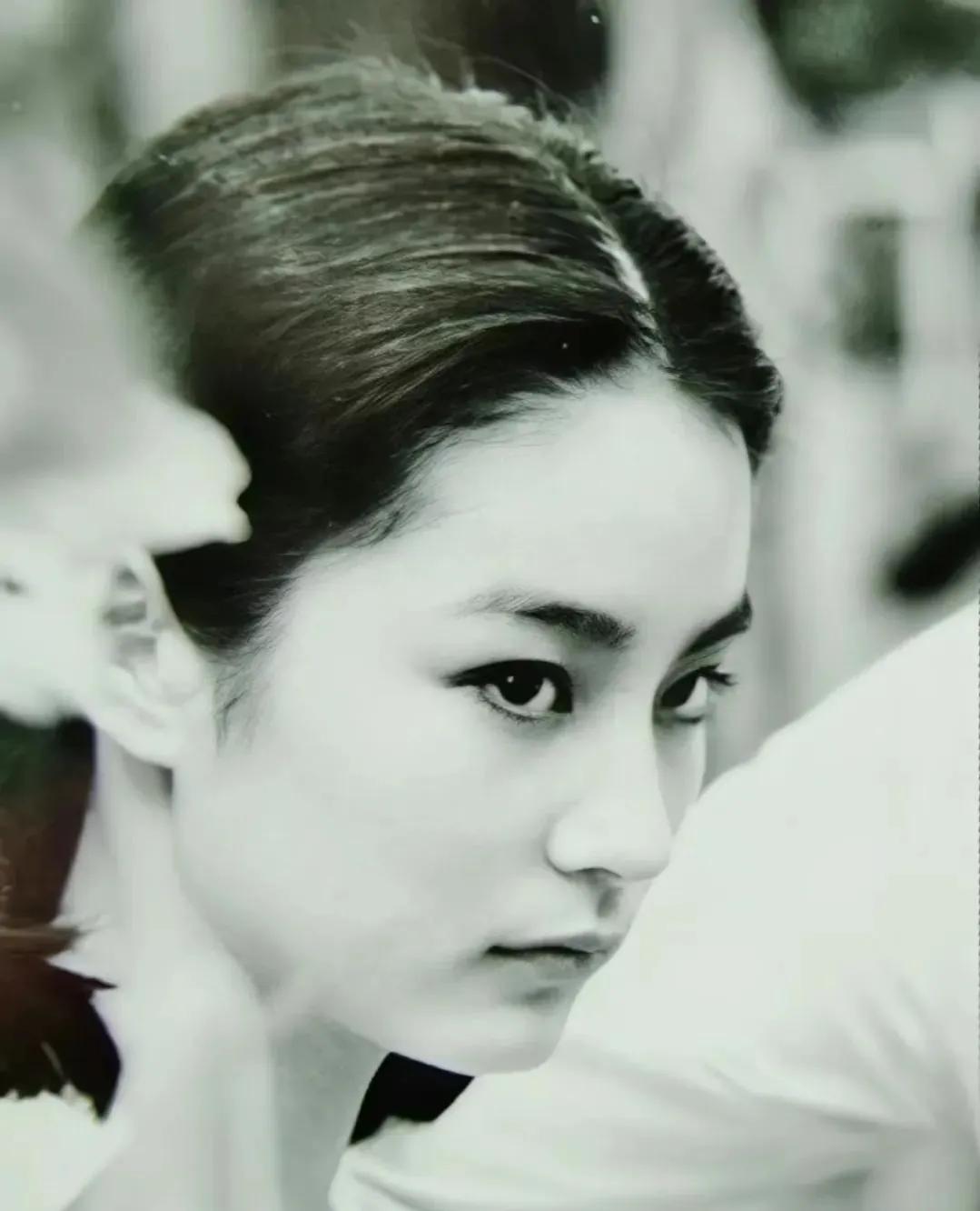 Lin Qingxia's beautiful photos - iNEWS