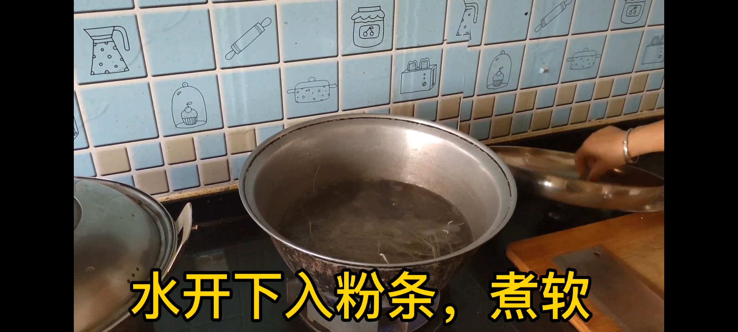 The northern rural special pasta fried triangle, detailed 6 steps to ...