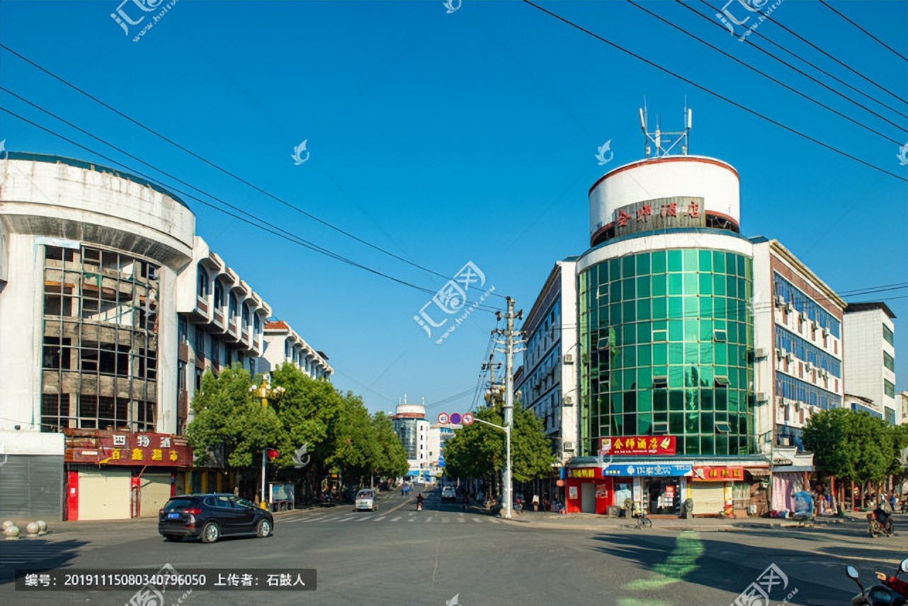 The scenery is unique here - overlooking the new look of Longshi - iNEWS