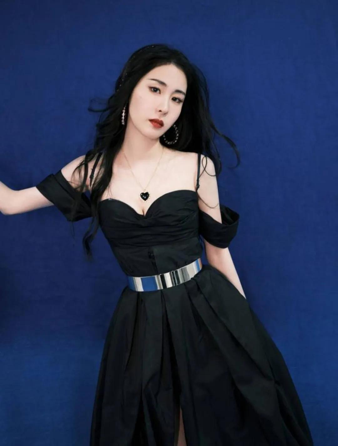 Sexy and charming Zhang Bichen - iMedia