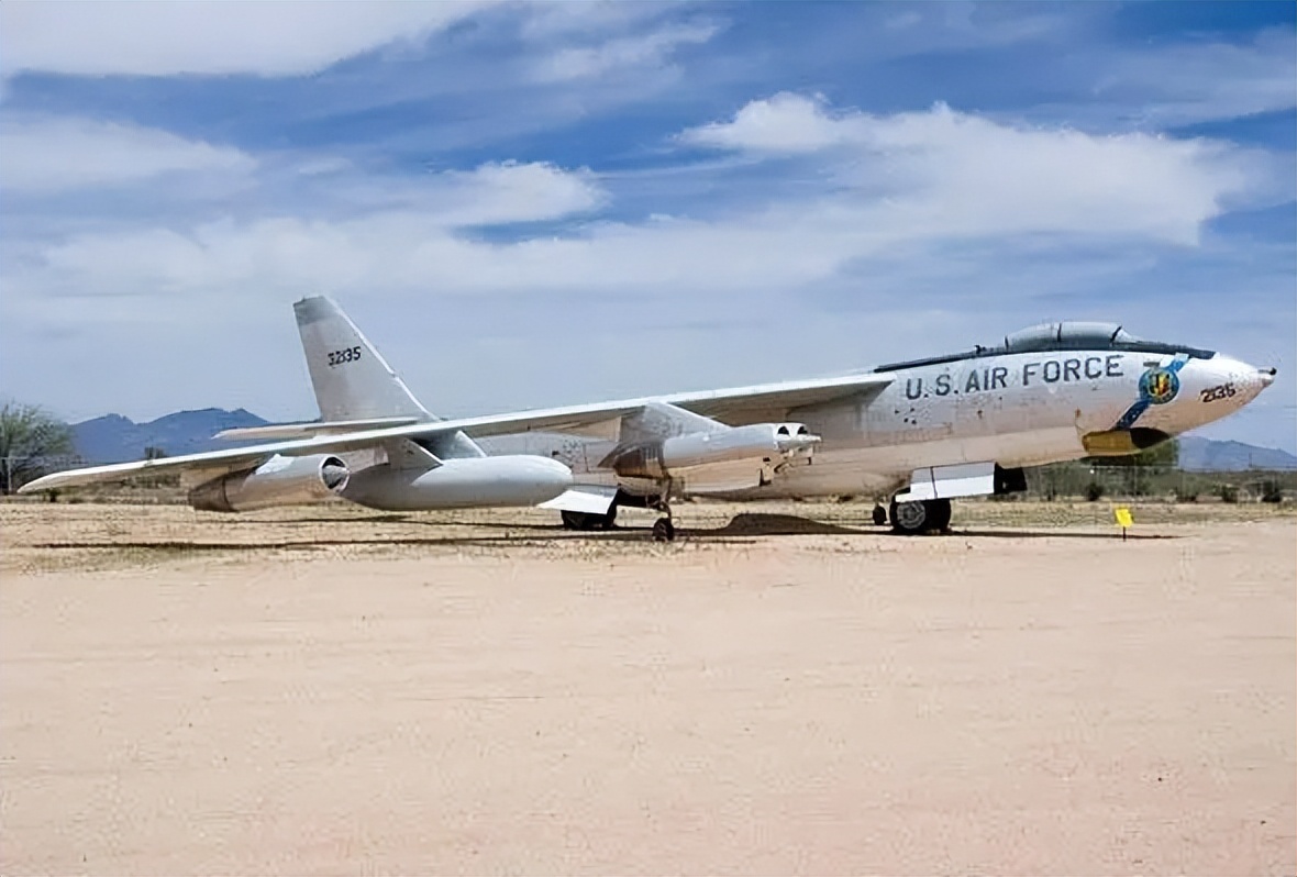 B-47 bomber, the pioneer of jet strategic bomber - iMedia