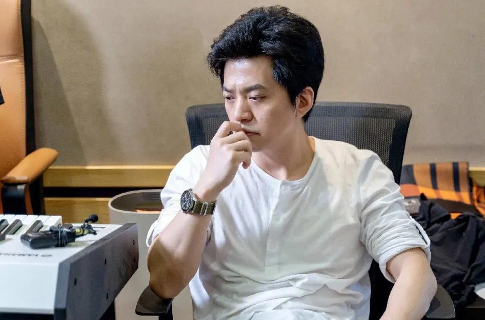 Li Jian, a singer who graduated from Tsinghua University, has been ...