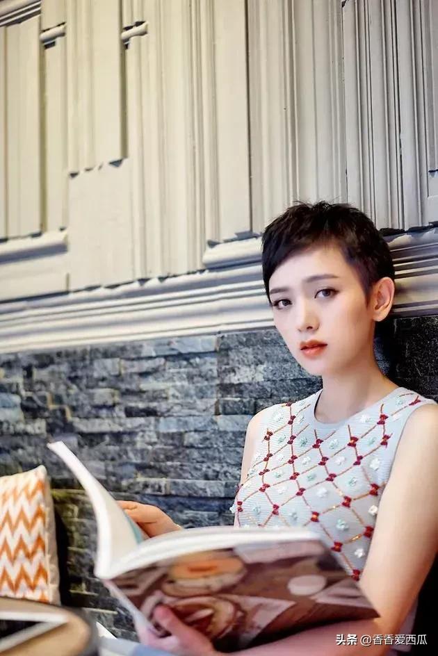 Short hair beauty Li Xiaofeng - iNEWS