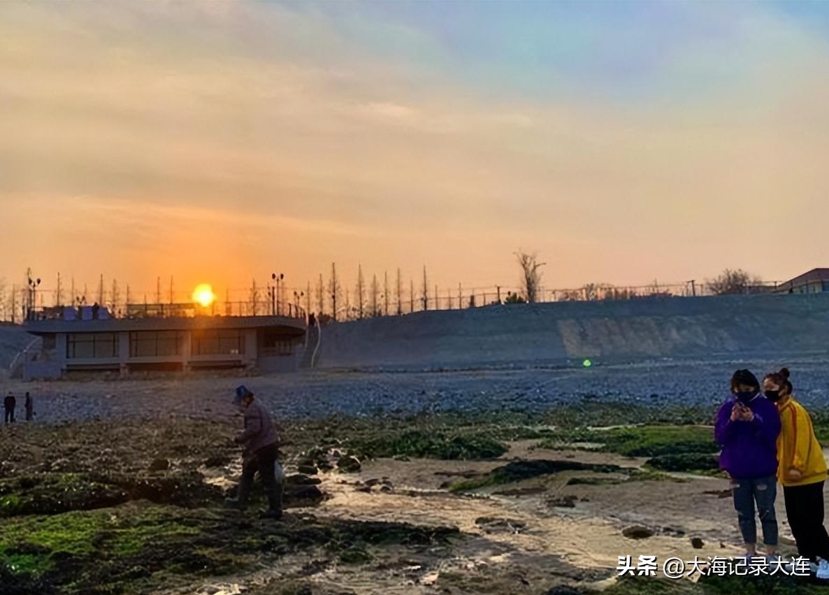 Dalian Crab Bay Park, hiking and fitness, fishing and catching the sea ...