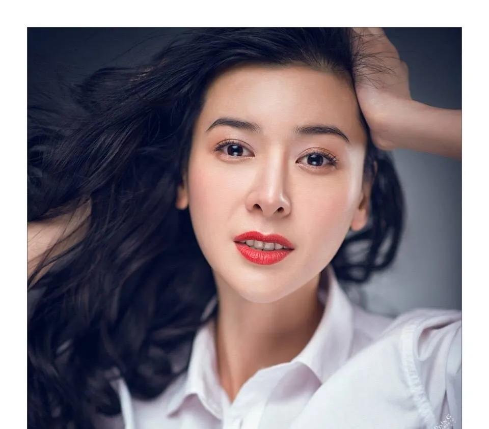 Actor Huang Haibing, met a wife while filming, married for 8 years and ...